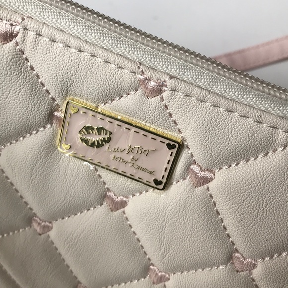 Betsey Johnson | Bags | Host Pick Betsey Johnson Crossbody Mini Nwt ...
